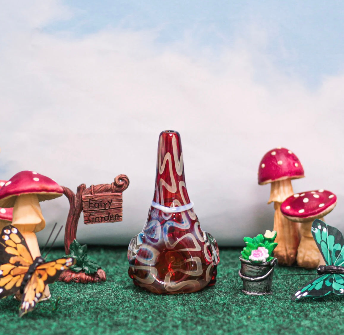 BURNING LOVE Garden Gnome Pipe - AMBER — Happy Buds Brooklyn